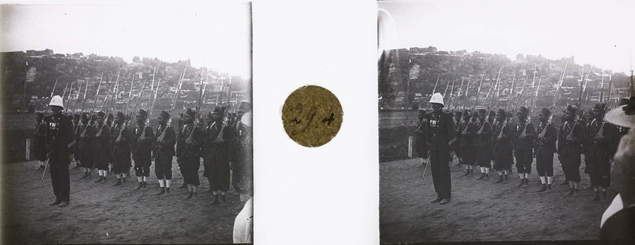 ImagesDéfense - Section de tirailleurs malgaches. [légende d'origine]