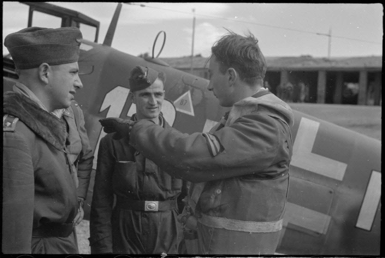 ImagesDéfense - En Crète, des éléments du 3e groupe du Jagdgeschwader ...