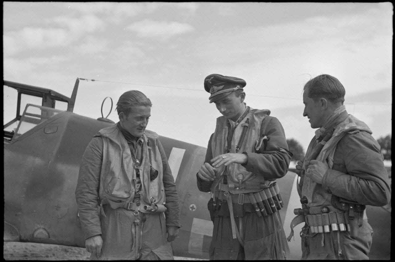 ImagesDéfense - En Crète, des éléments du 3e groupe du Jagdgeschwader ...