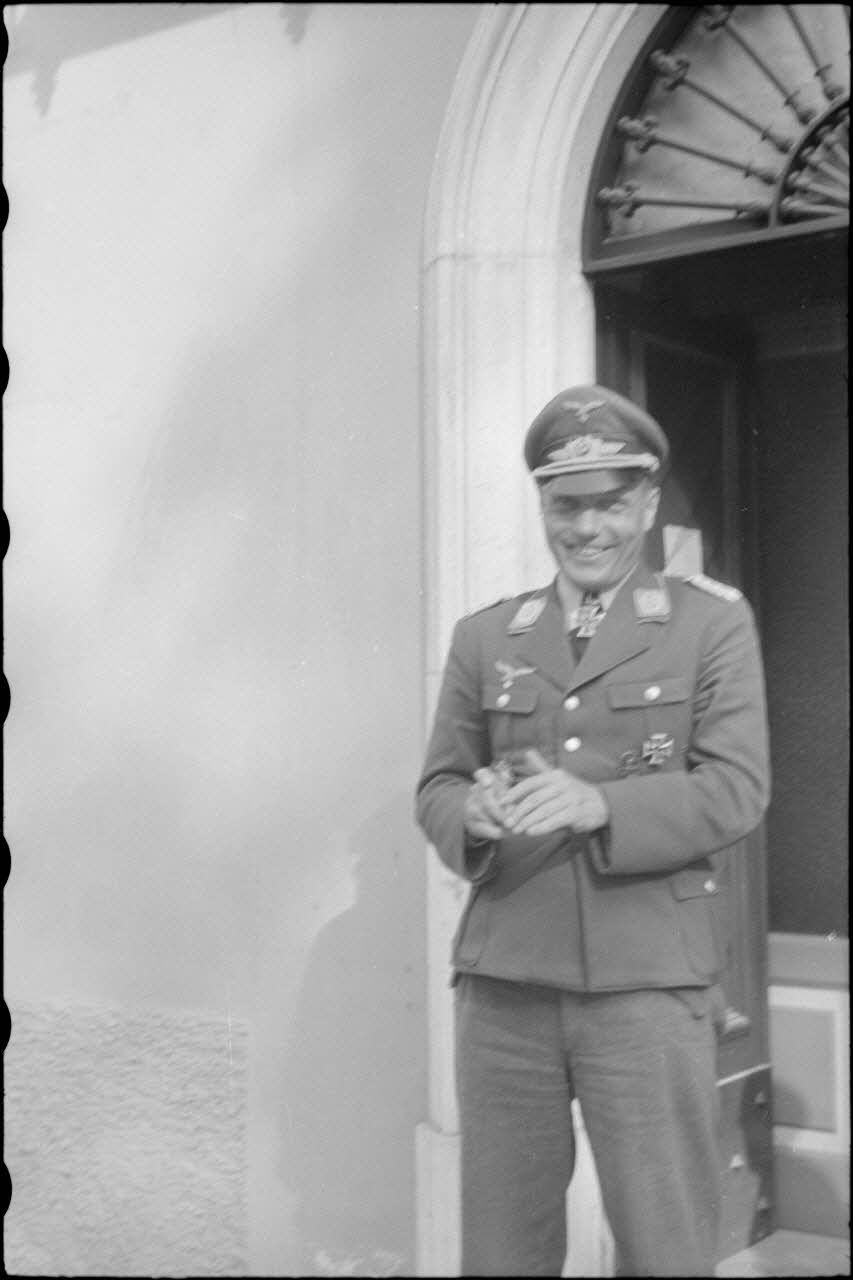 ImagesDéfense - Portrait du colonel (Oberst) Karl-Lothar Schulz ...