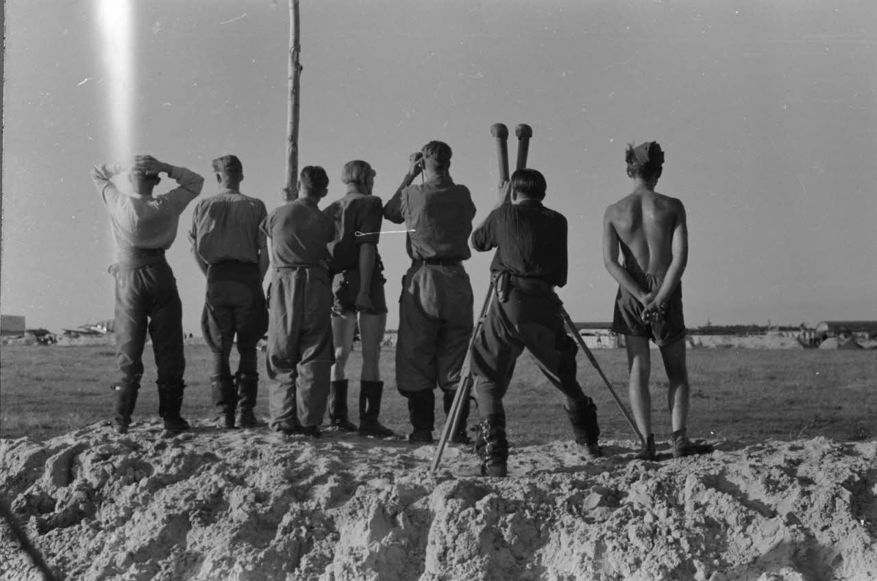 ImagesDéfense - Sur la base du 2e groupe du Jagdgeschwader 3 Udet (II ...