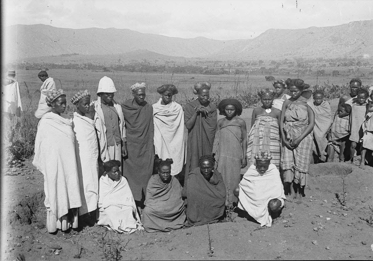 ImagesDéfense - [Portrait d'un groupe de malgaches.]