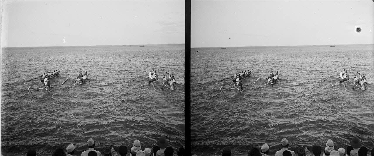 ImagesDéfense - Course de pirogues à balancier (Lakafia). [légende d ...