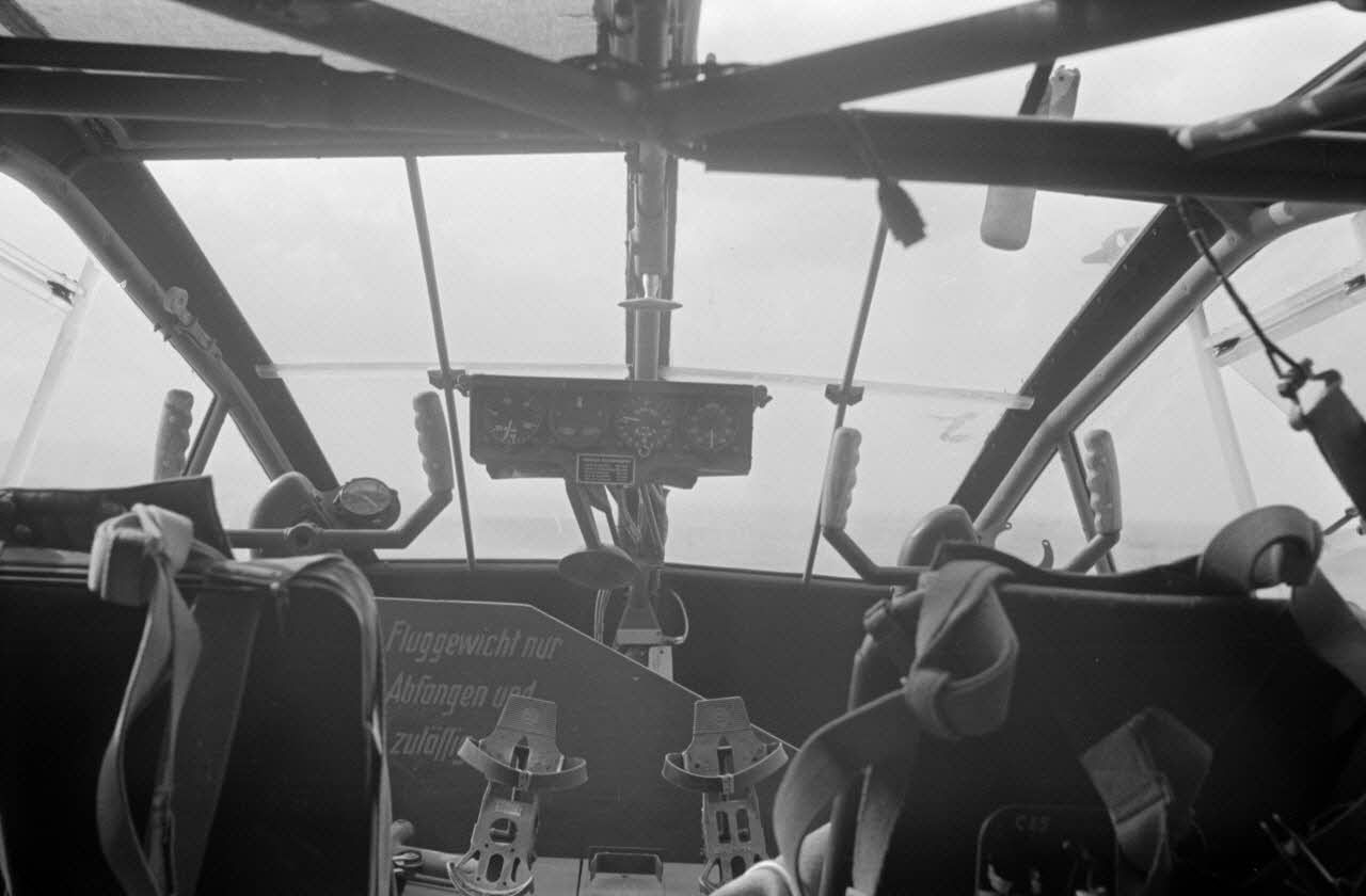 ImagesDéfense - Le cockpit d'un planeur Gotha Go-242 photographié sur ...
