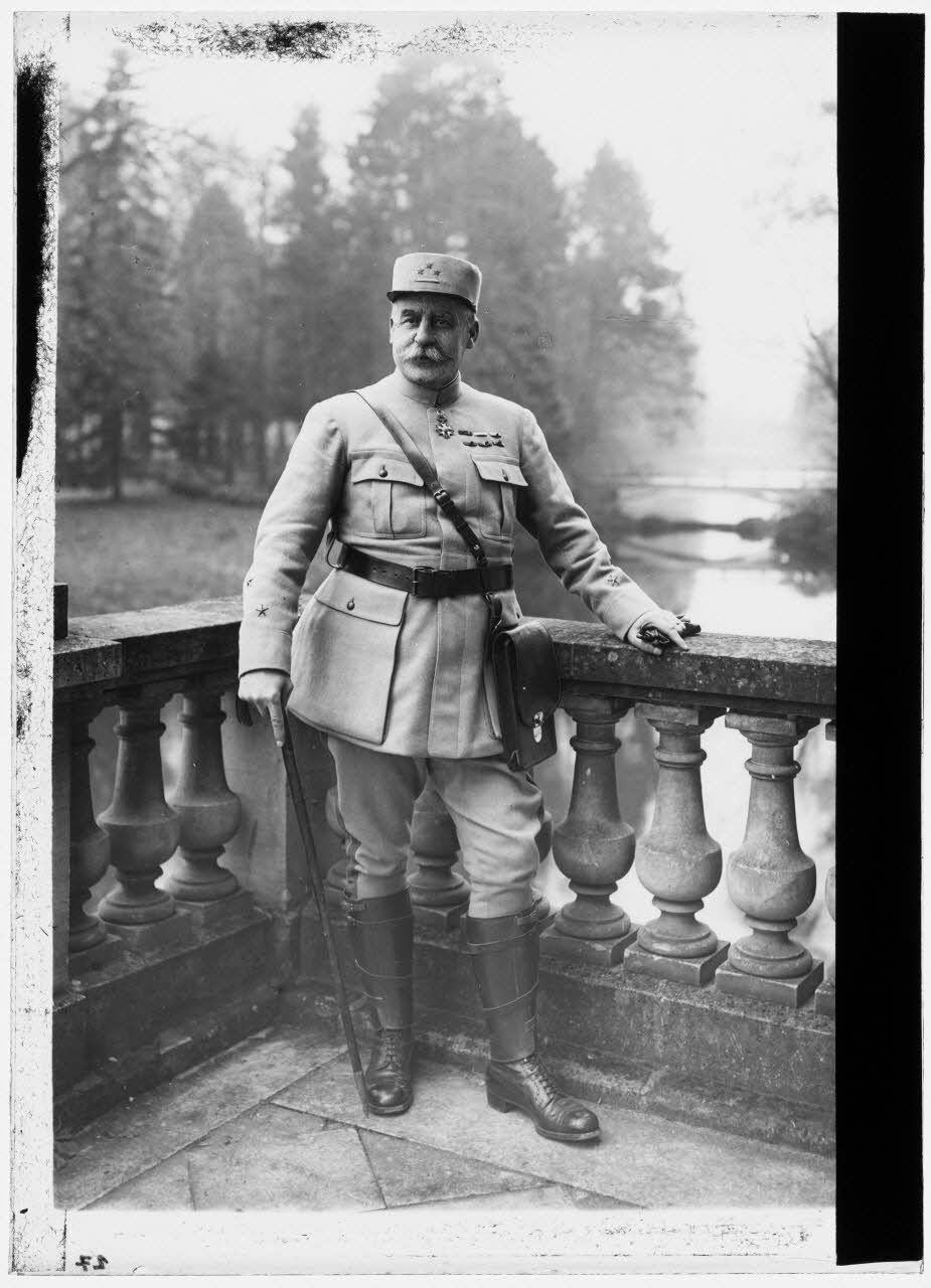 ImagesDéfense - [Général Marjoulet, commandant le 14e corps d'armée, 1917].