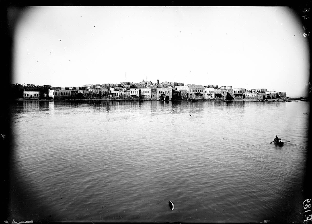 ImagesDéfense - Une vue de l'île Rouad. [légende d'origine]