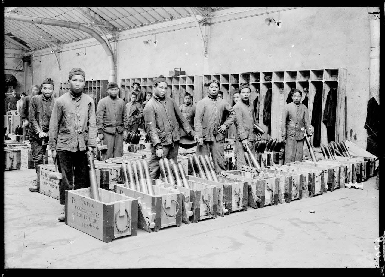 ImagesDéfense - Tarbes (Hautes-Pyrénées). Les Annamites à l'arsenal ...