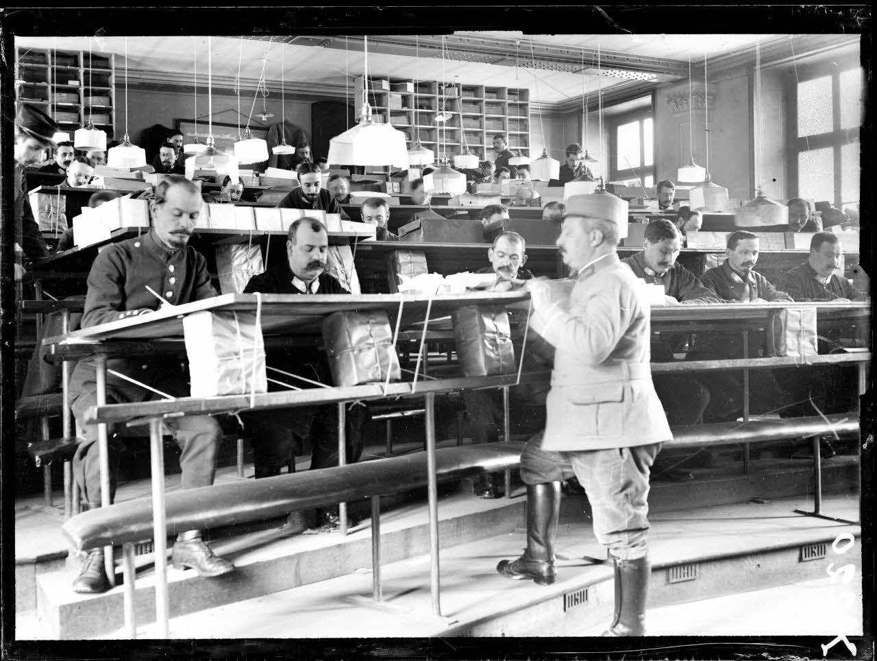 ImagesDéfense - Bureau de renseignements aux familles. Ecole de guerre ...