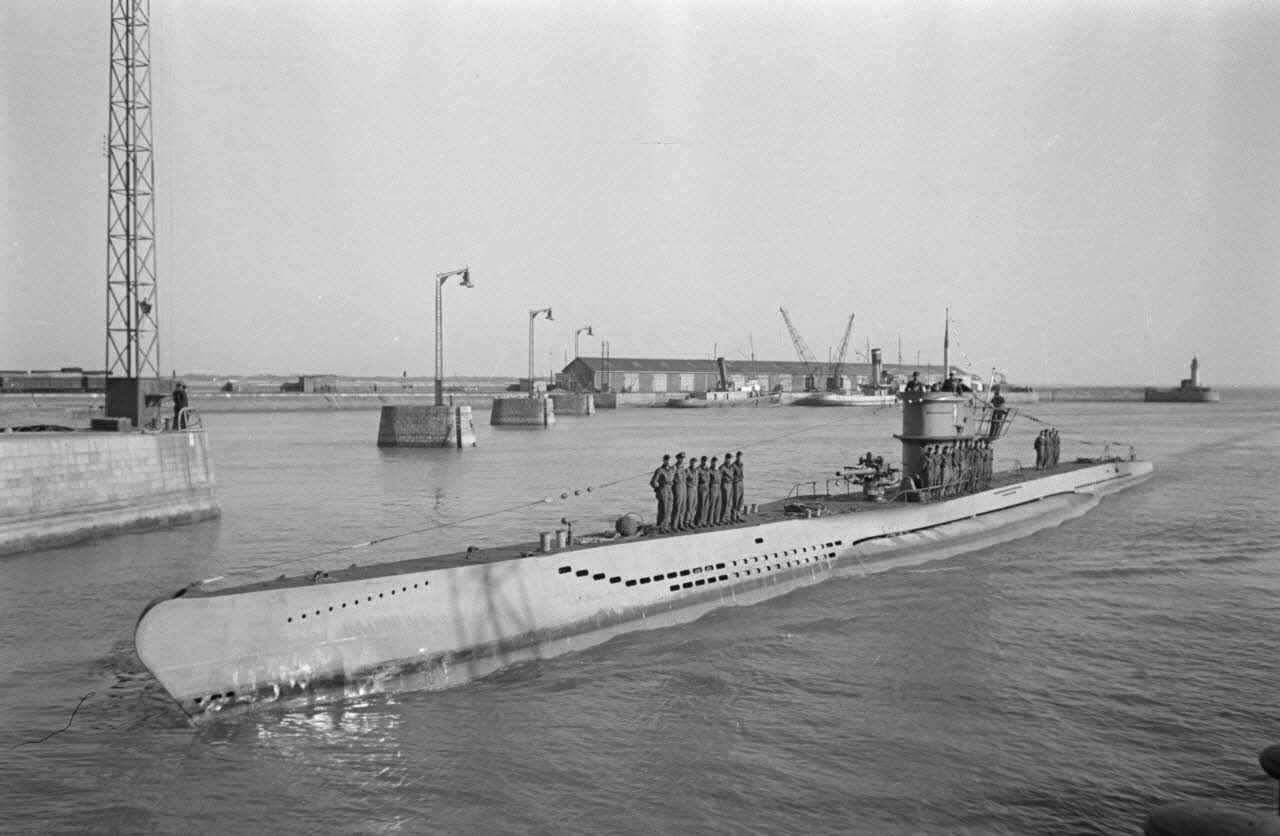 ImagesDéfense - Retour de mission par l'entrée sud du port de Saint ...