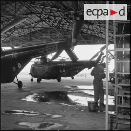 ImagesDéfense - Le général Paul Ely, chef d'Etat-Major général des ...