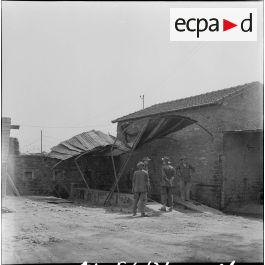 ImagesDéfense - Vie quotidienne dans un village, aidé par une unité du ...