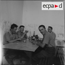 ImagesDéfense - Vie quotidienne dans un village, aidé par une unité du ...