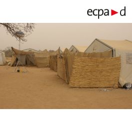 ImagesDéfense - Camp de toile de la zone vie à Goz Beida.