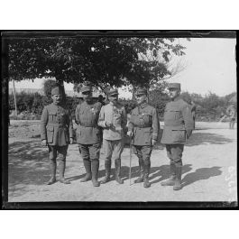 ImagesDéfense - Lhéry. Marne. Le colonel et les officiers supérieurs ...
