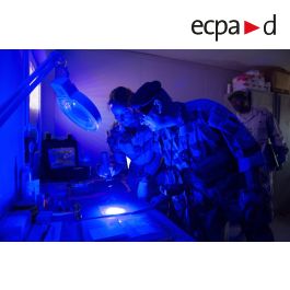 ImagesDéfense - L'adjudant Aline de la police scientifique du pôle ...