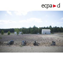ImagesDéfense - Un groupe de soldats américains tiennent une position ...