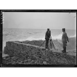 ImagesDéfense - Mont-Athos. Devant Saint Panteleimon. La mer démontée ...