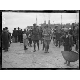 ImagesDéfense - Salonique. Arrivée du général Roques, ministre de la ...