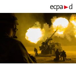 ImagesDéfense - Tir d'un canon Caesar (camion équipé d'un système d ...
