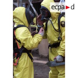 ImagesDéfense - Vérification mutuelle des tenues de protection Matisec ...