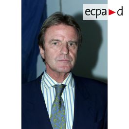ImagesDéfense - Portrait de Bernard Kouchner.