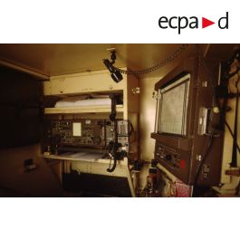 ImagesDéfense - Système de surveillance radar RATAC en shelter installé ...