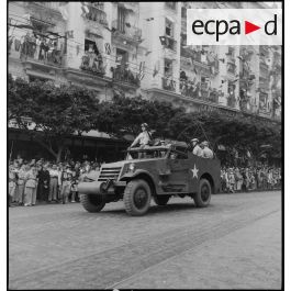 ImagesDéfense - Défilé d'un scout car M3A1 du 7e RCA (régiment de ...