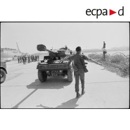 ImagesDéfense - Guidage d'une automitrailleuse légère vers un EDIC à ...