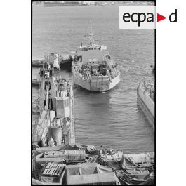 ImagesDéfense - Un bâtiment EDIC embarquant à bord du TCD Orage dans la ...