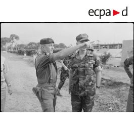 ImagesDéfense - Le général Cann reçoit le général Kelly des Marines US ...