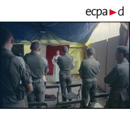 ImagesDéfense - Messe au 1er RHP.