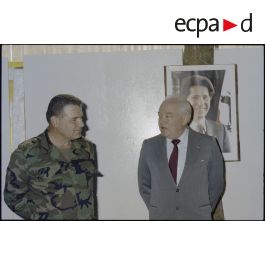 ImagesDéfense - Le général Tannous et Mr Wibaux, Beyrouth.