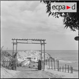 ImagesDéfense - Plage du Cap Tizrine à l'Ecole de Cherchell.