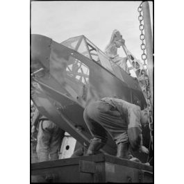 ImagesDéfense - Sur le terrain d'aviation de Gardermoen, le personnel ...