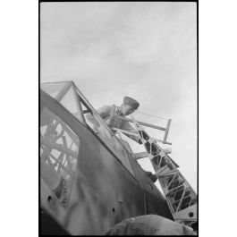 ImagesDéfense - Sur le terrain d'aviation de Gardermoen, le personnel ...