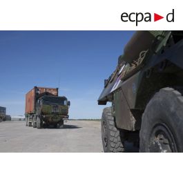 ImagesDéfense - Mise en place d'un camion porteur polyvalent logistique (PPLOG) à Tapa, en Estonie.