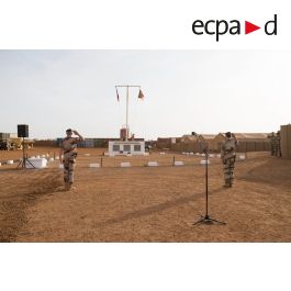 ImagesDéfense - Le colonel Emmanuel Violante-Charbuy, représentant du ...