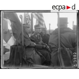 ImagesDéfense - Région d'Isvor. Visite du roi de Grèce au front grec ...