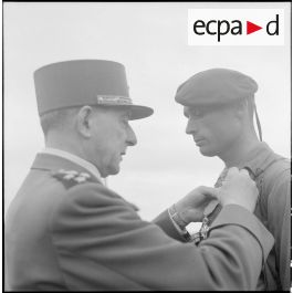 ImagesDéfense - Remise de la Légion d'honneur au lieutenant Rives, du ...