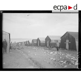 ImagesDéfense - Rade de Brest, camp de l'ïle Longue. Prisonniers civils ...