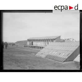 ImagesDéfense - Rade de Brest, camp de l'ïle Longue. Prisonniers civils ...