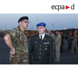 ImagesDéfense - Un officier luxembourgeois et l'officier Patrick Dave ...