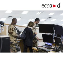 ImagesDéfense - La ministre des Armées visite le commandement des ...