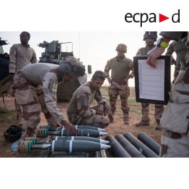 ImagesDéfense - Un artilleur du 93e régiment d'artillerie de montagne ...