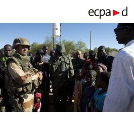 ImagesDéfense - Le lieutenant-colonel Frédéric Edel et le colonel ...