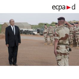 ImagesDéfense - Le colonel Hubert Goupil, chef de corps du 501e ...