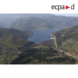 ImagesDéfense - Vue aérienne du Kosovo : barrage et lac de Gazivode.