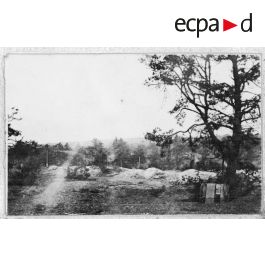ImagesDéfense - Le trou Bricot. Tranchées. [légende d'origine]