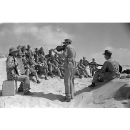 ImagesDéfense - Sur une plage d'Egypte (El Quasaba), des membres de la ...