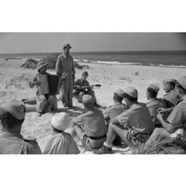 ImagesDéfense - Sur une plage d'Egypte (El Quasaba), des membres de la ...